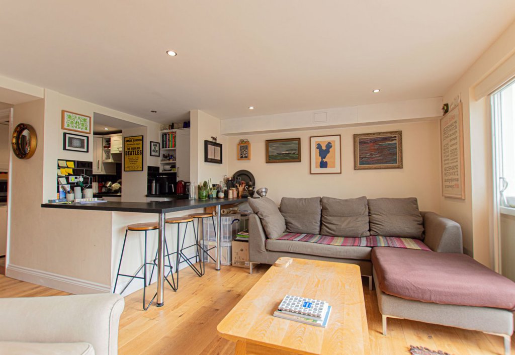 Castle View, Apartment 1, Castle View, Les Canichers, St Peter Port - 2 ...