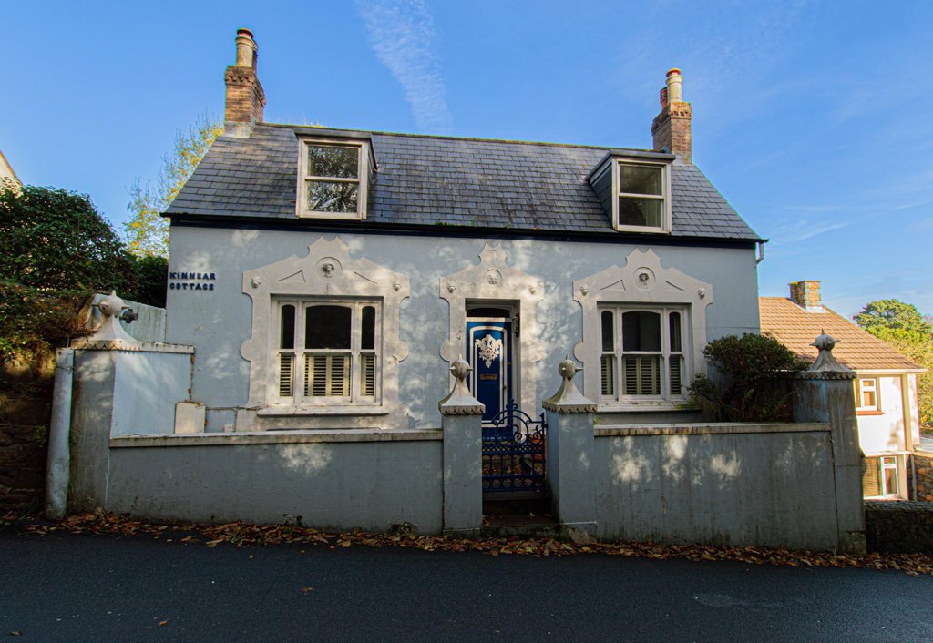 Kinnear Cottage, Rohais De Haut, St Andrew - 3 bedroom local market ...