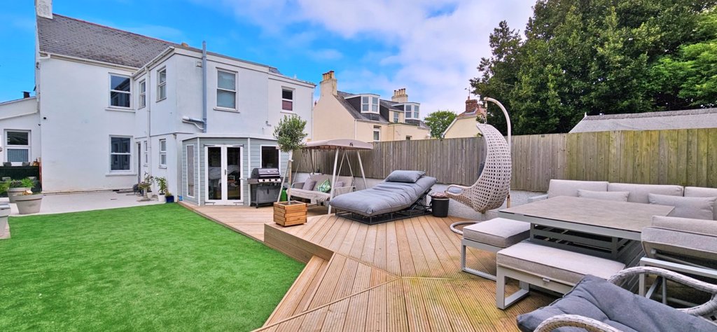 Infinity, Le Grand Bouet, St Peter Port - 4 bedroom local market house ...