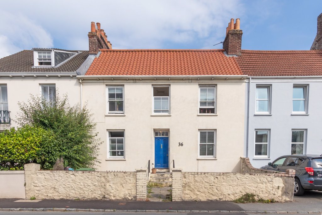 36, Mount Row, St Peter Port - 1 bedroom local market apartment to buy ...