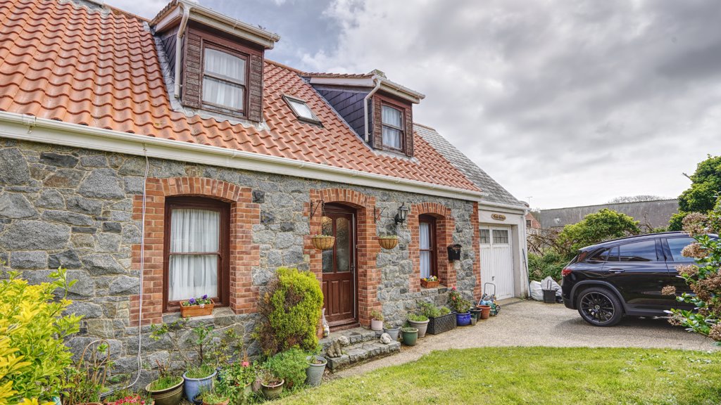 Rose Cottage, 15, Rue De La Hougue Bachele, St Saviour - 3 bedroom ...