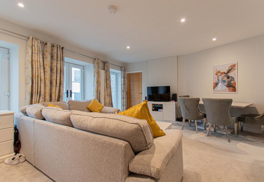 Apartment 4 - Trinity Square Apartments, Trinity Square, St Peter Port ...