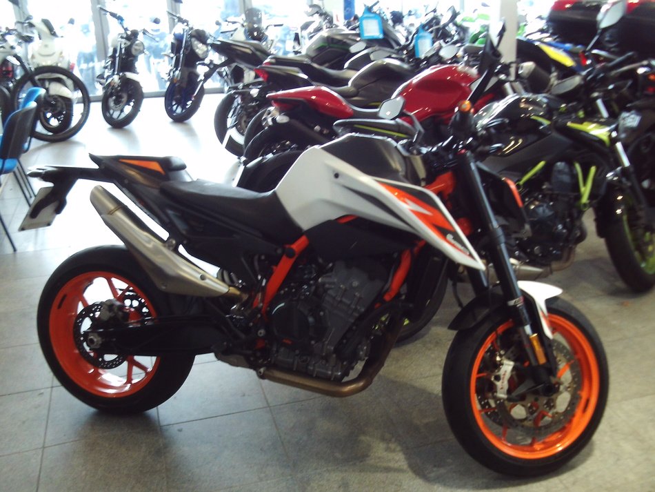 2021 KTM Duke for sale in Guernsey - Seeker.gg
