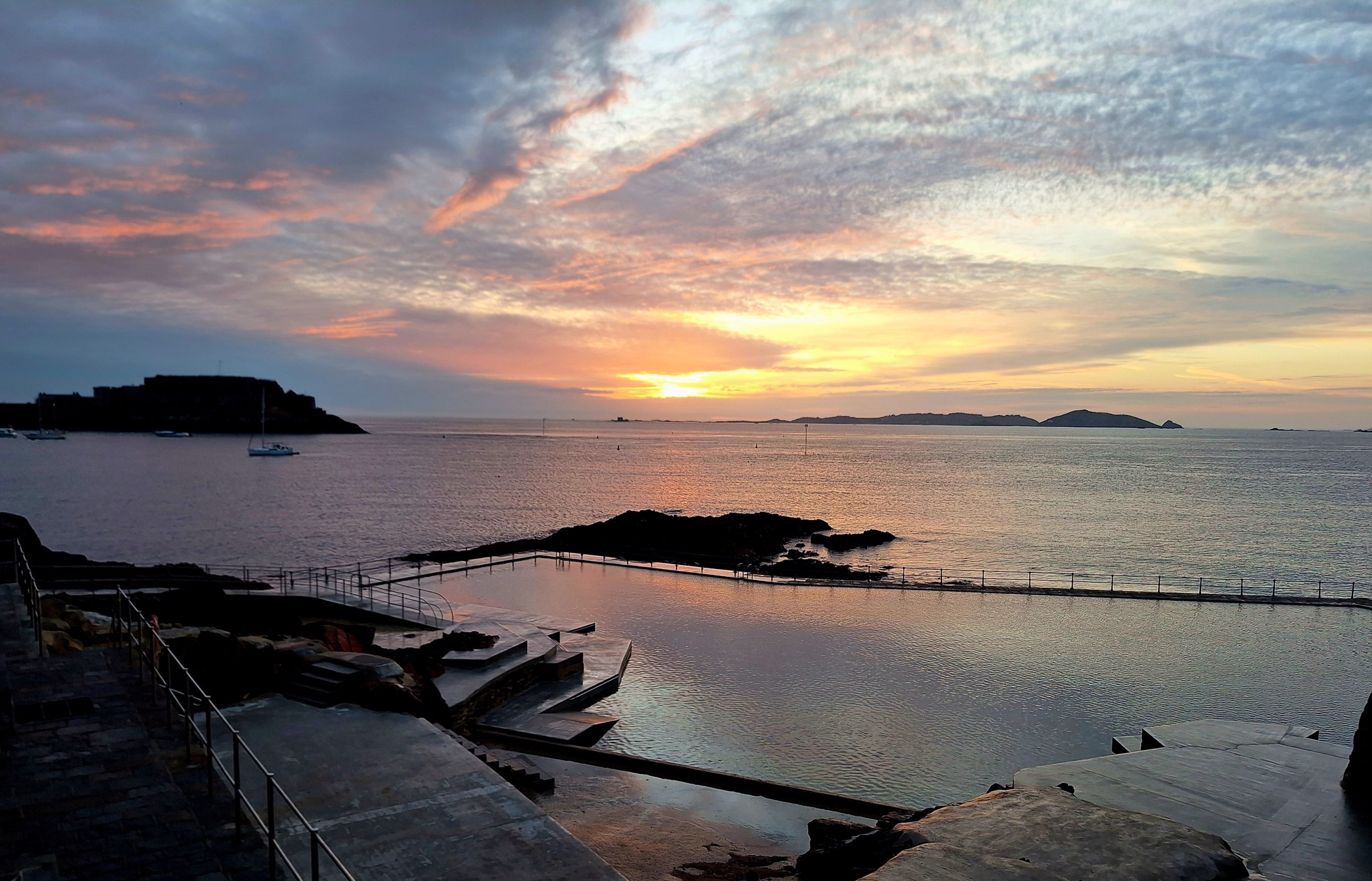 Guernsey Weather Fox forecast for 2024-06-30 - brought to you by Seeker ...