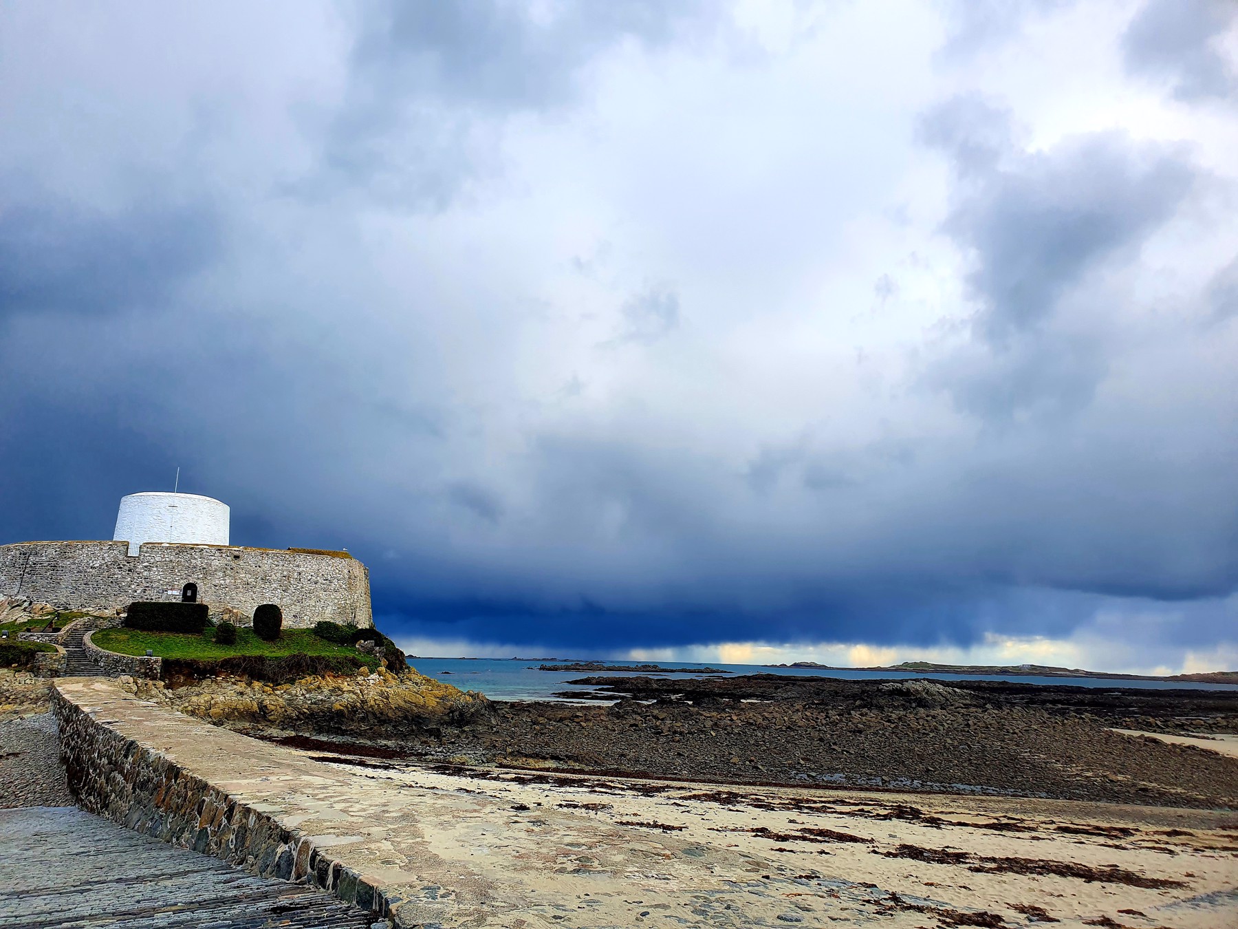 Guernsey Weather Fox forecast for 2022-12-11 - brought to you by Seeker ...