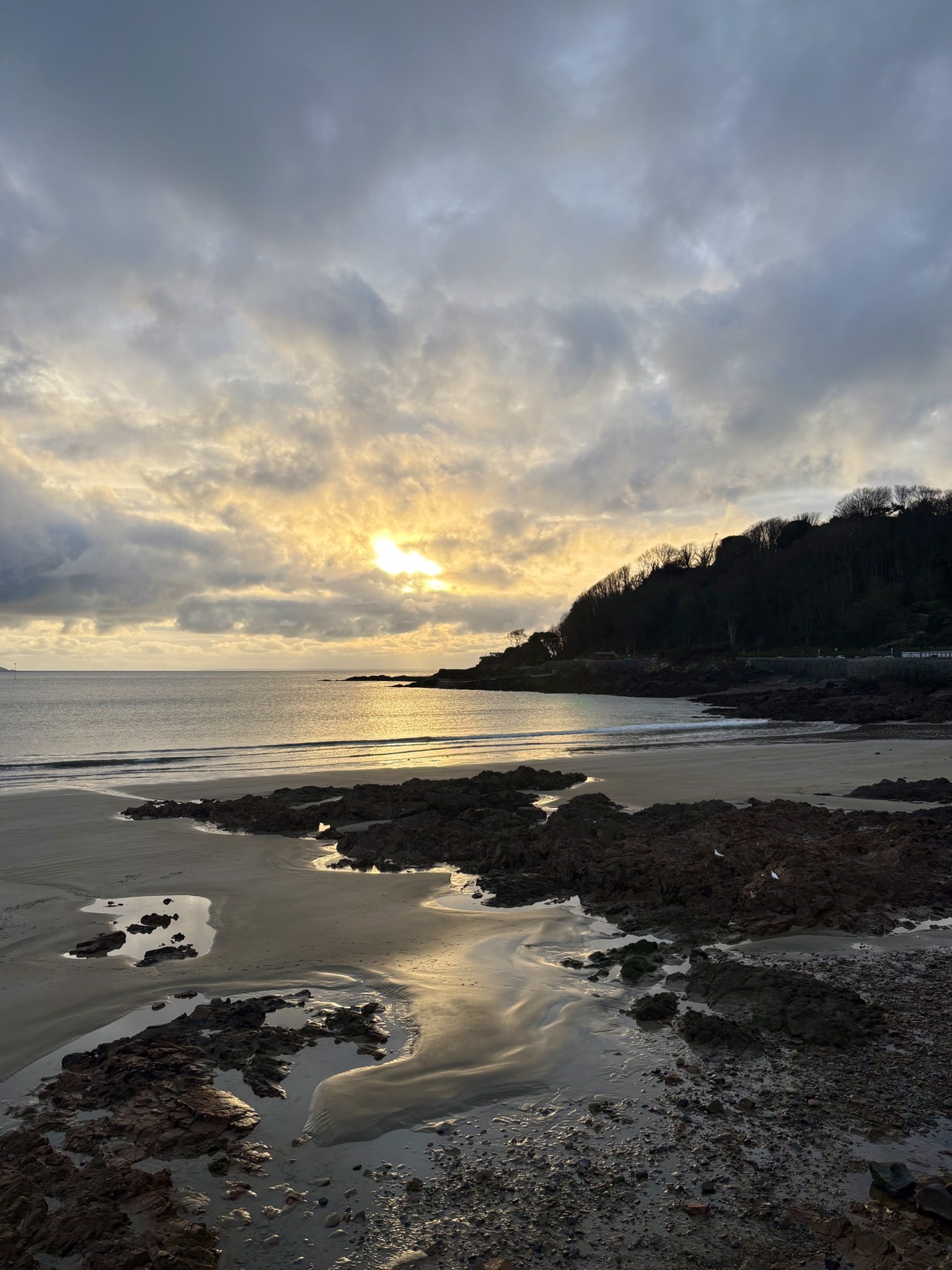 Guernsey Weather Fox forecast for 2025-12-29 - brought to you by Seeker ...