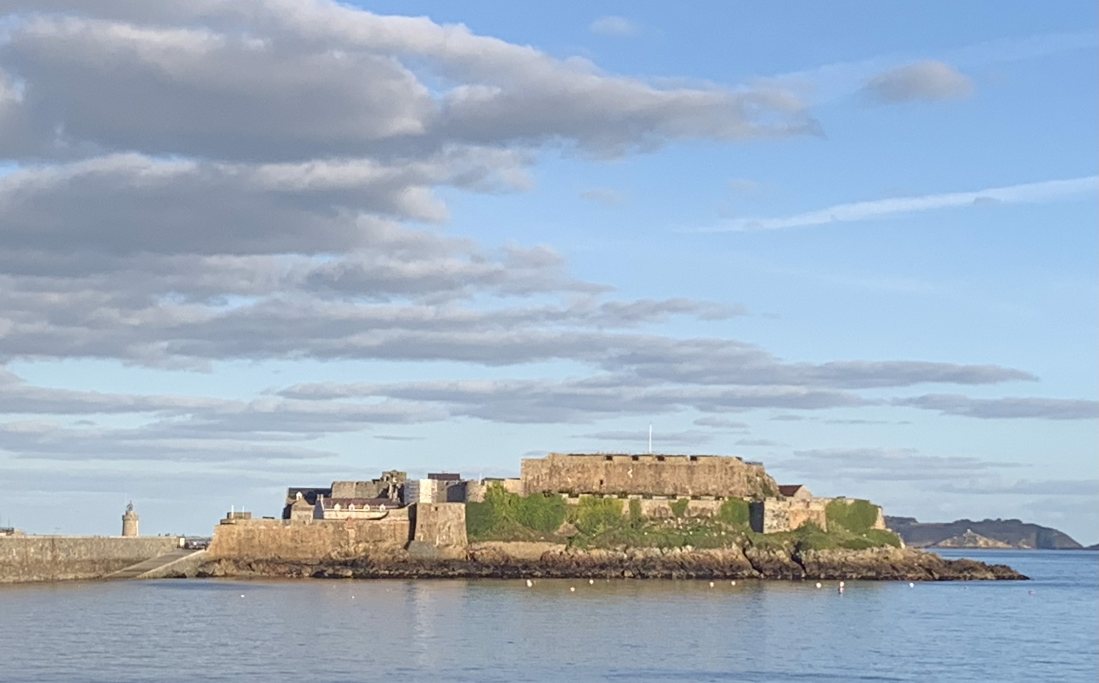 Guernsey Weather Fox forecast for 2022-12-18 - brought to you by Seeker ...